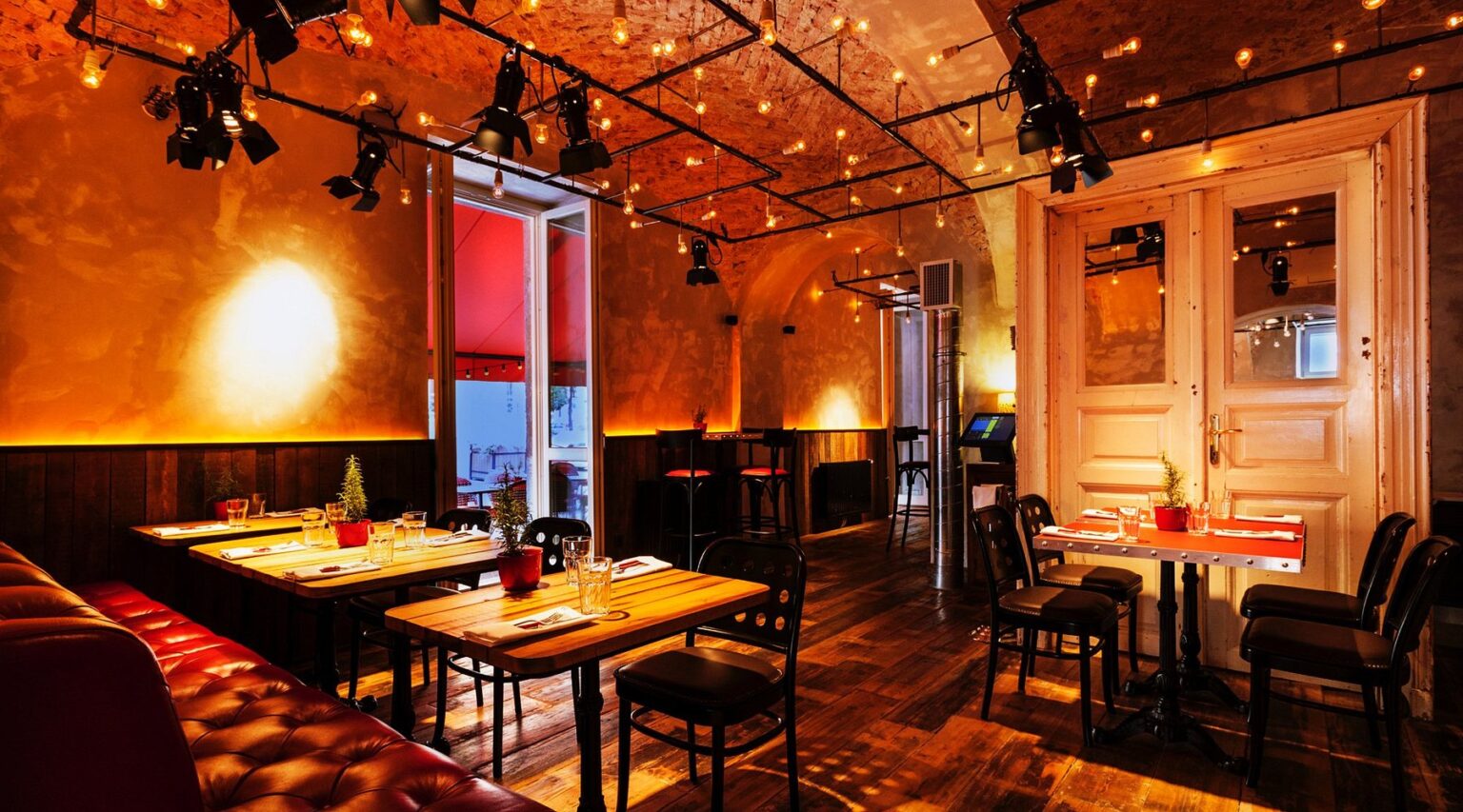 Restaurants in Buda Castle - Buda Castle